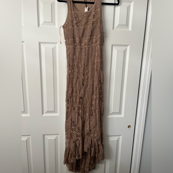 Solitaire | Dresses | Nwt Solitaire Lace Maxi Dress With High Low ...